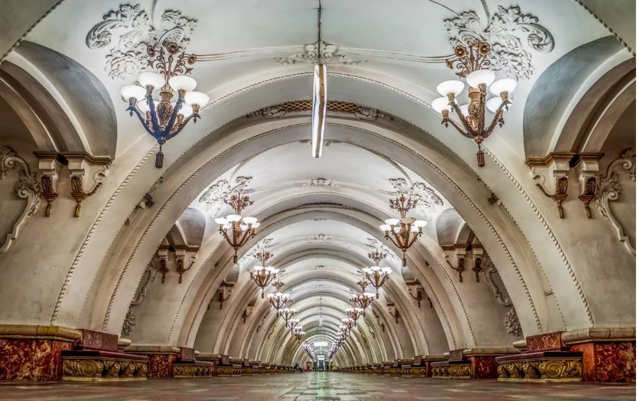 Metro Mosca-stazione Arbatskaya-Ingresso - Ciao Italia Russia