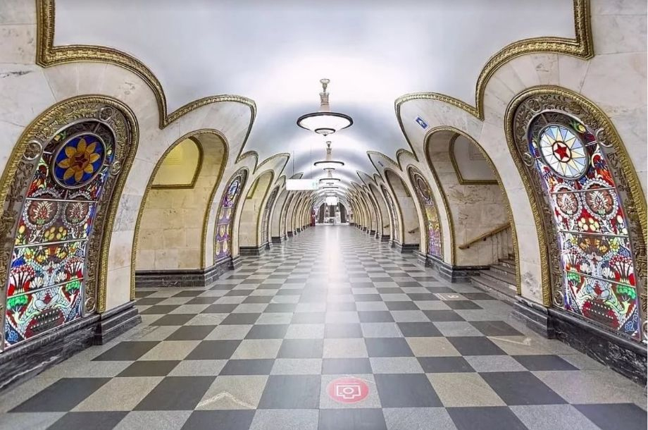 Metro Mosca-stazione Novoslobodskaya-Ingresso - Ciao Italia Russia